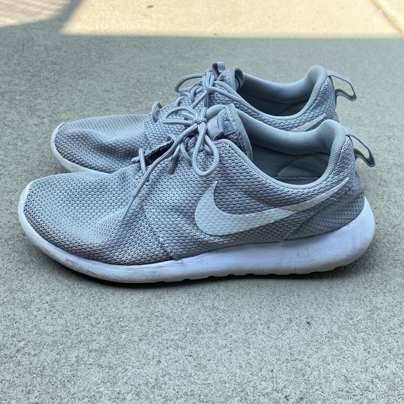 Nike | Shoes | Nike Gray Roshe One Shoes | Poshmark